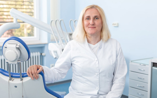 Zahnärztin Anna Banas-Wanik | Ihre Fachärztin für Oralchirurgie in Bremen